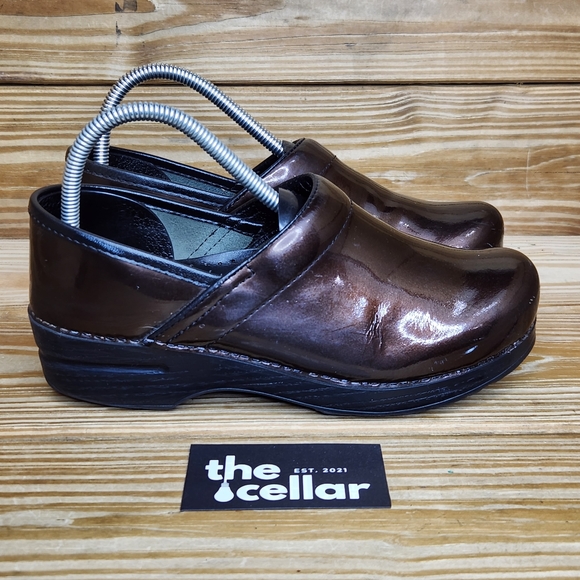 Dansko | Shoes | Dansko Womens 39eu Professional Work Metallic Brown ...